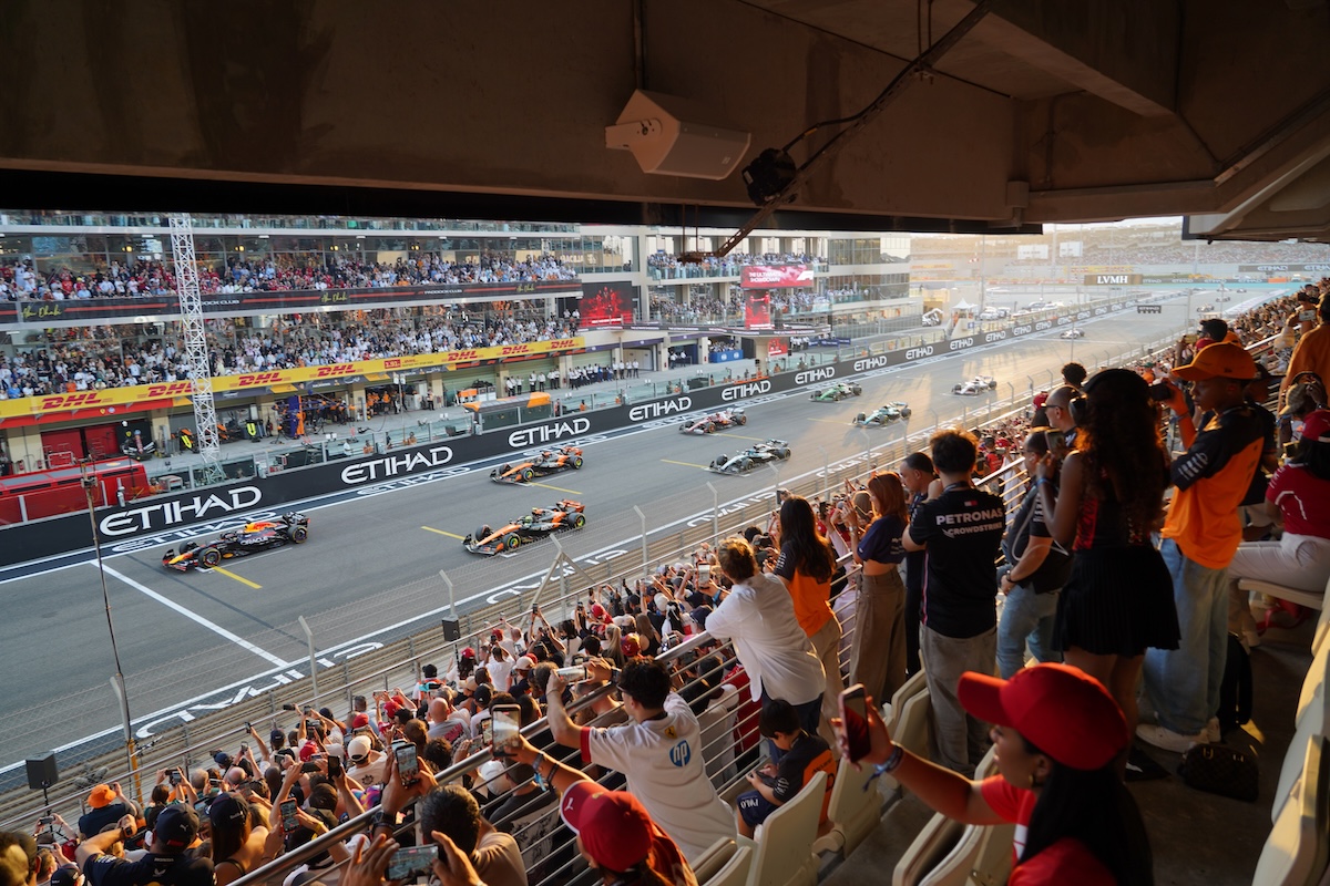Abu Dhabi Grand Prix: Main Grandstand Review - GPDestinations.com